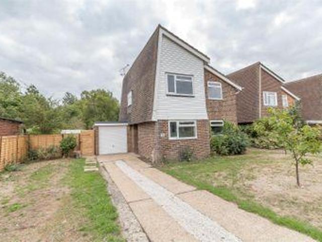 3 Bedrooms Detached house for sale in Redwood Avenue, Woodley, Reading RG5