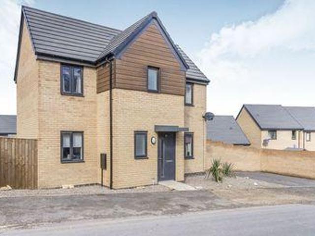 3 Bedrooms Detached house for sale in Roberts Road, Edlington, Doncaster DN12