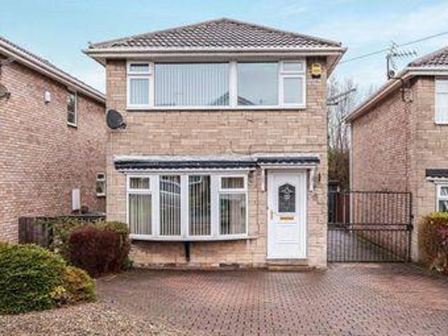 3 Bedrooms Detached house for sale in Rooks Avenue, Cleckheaton BD19