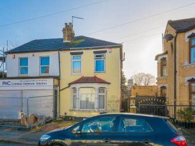3 Bedrooms Detached house for sale in Roman Road, Ilford IG1