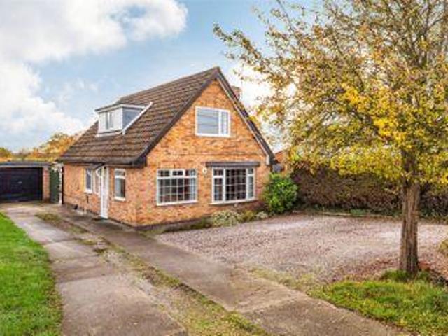 3 Bedrooms Detached house for sale in Strensall Road, Earswick, York YO32