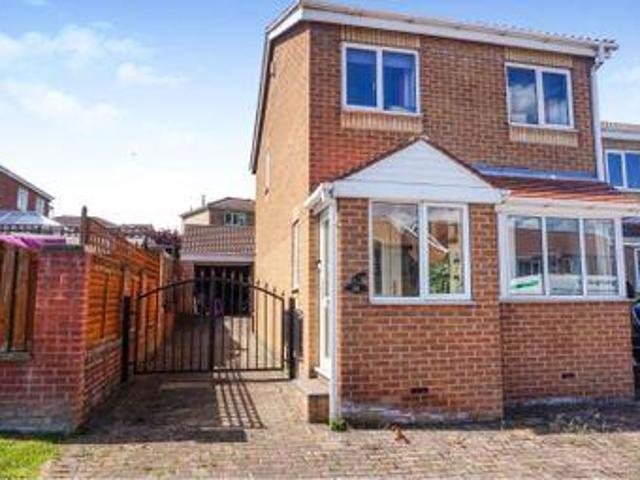 3 Bedrooms Detached house for sale in Sundew Gardens, Sheffield S35