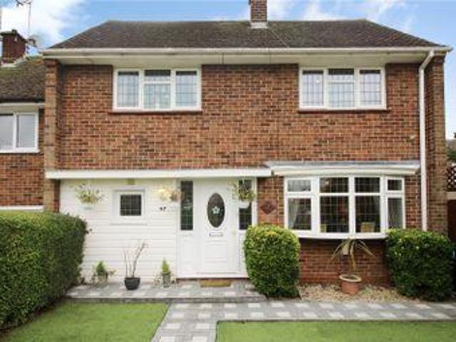 3 Bedrooms Detached house for sale in Scott Road, Gravesend, Kent DA12