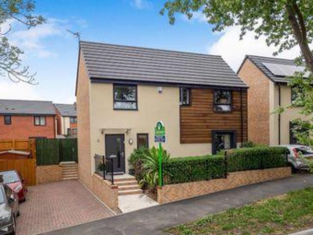 3 Bedrooms Detached house for sale in Selborne Gardens, Nottingham NG3