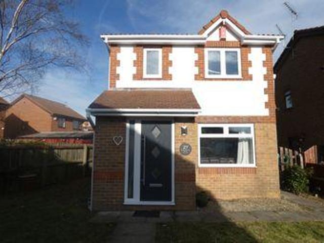 3 Bedrooms Detached house for sale in Shelldrake Drive, Middleton, Leeds LS10