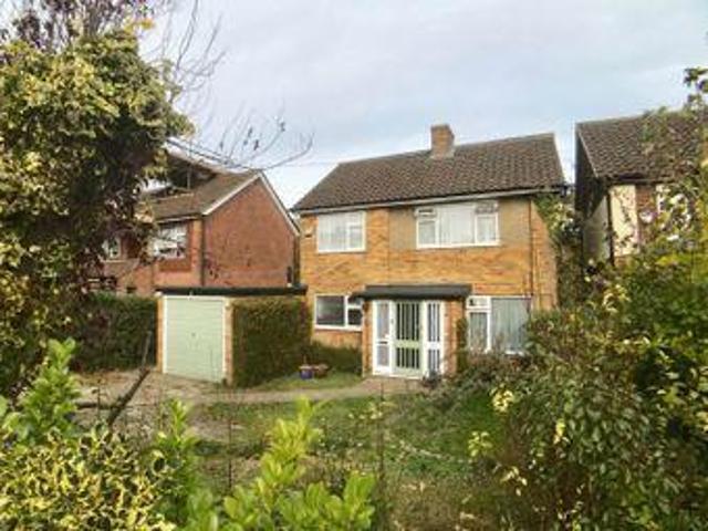 3 Bedrooms Detached house for sale in Shelley Road, High Wycombe HP11