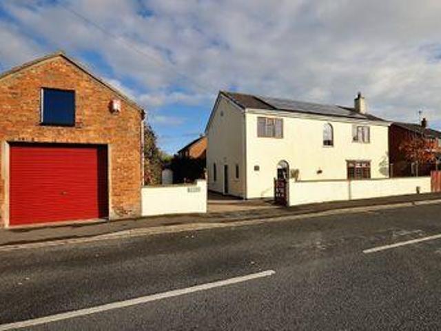 3 Bedrooms Detached house for sale in South End, Thorne, Doncaster DN8