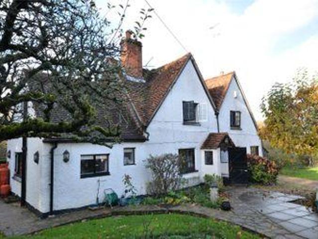 3 Bedrooms Detached house for sale in Southend, Reading, Berkshire RG7