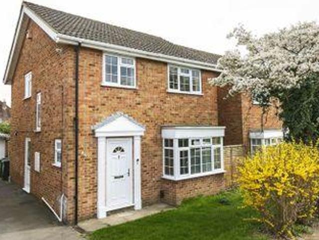 3 Bedrooms Detached house for sale in Southway, Guildford GU2