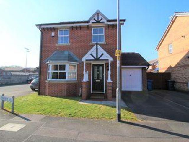 3 Bedrooms Detached house for sale in Spinnerette Close, Leigh WN7