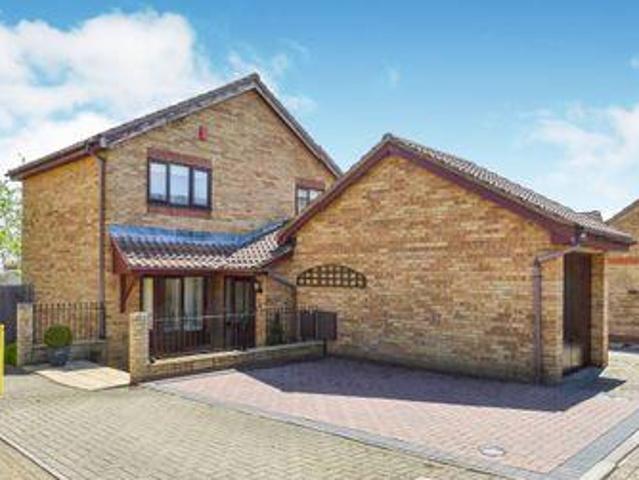 3 Bedrooms Detached house for sale in Twinflower, Walnut Tree, Milton Keynes MK7