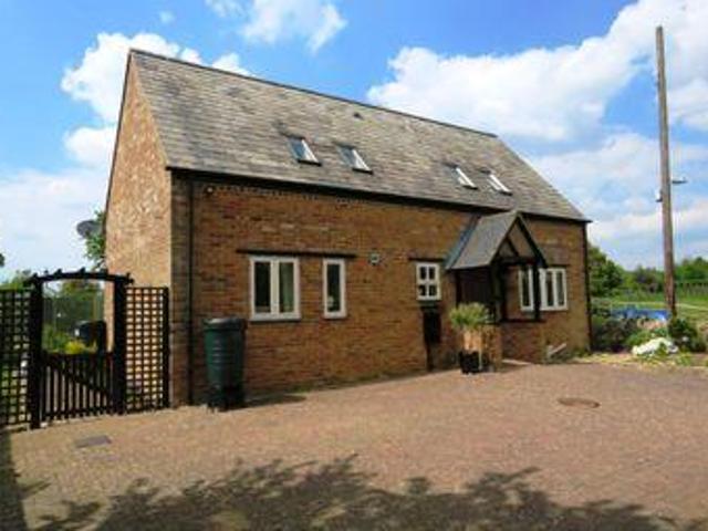 3 Bedrooms Detached house for sale in The Chestnuts, Castlethorpe, Milton Keynes MK19