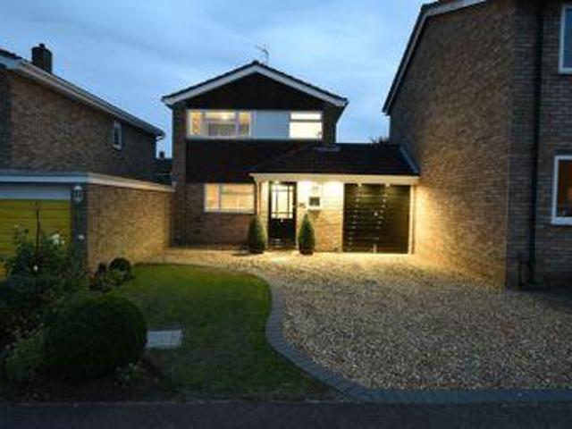 3 Bedrooms Detached house for sale in The Coppins, Ampthill, Bedford MK45