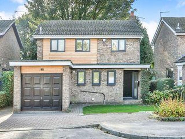 3 Bedrooms Detached house for sale in The Croft, Bretton, Wakefield WF4