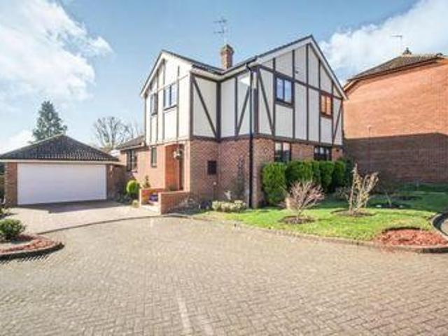 3 Bedrooms Detached house for sale in The Glen, Caddington, Luton, Bedfordshire LU1