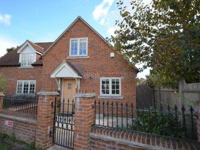 3 Bedrooms Detached house for sale in The Grove, Farnham, Surrey GU9