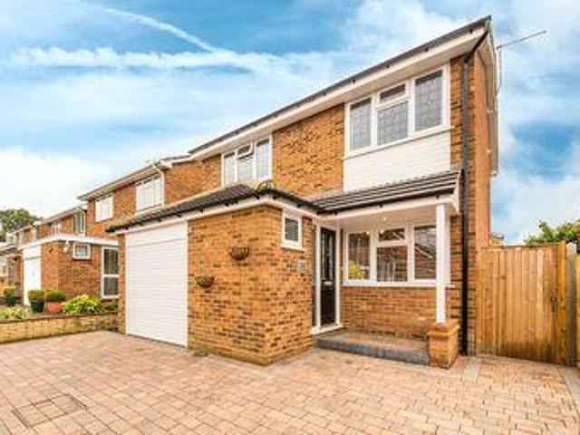 3 Bedrooms Detached house for sale in The Larches, Ware SG12