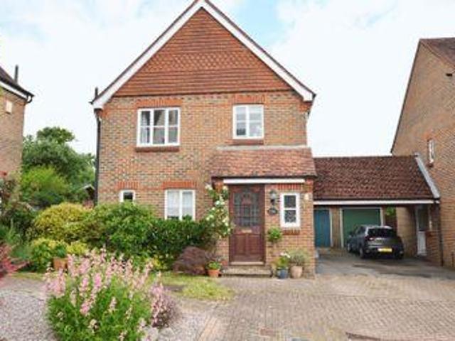 3 Bedrooms Detached house for sale in The Old Orchard, South Warnborough, Near Odiham RG29