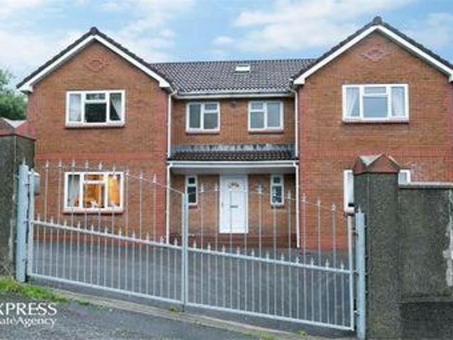 3 Bedrooms Detached house for sale in Thomas Street, Penygraig, Tonypandy, Mid Glamorgan CF40