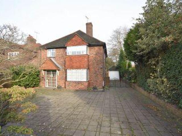 3 Bedrooms Detached house for sale in Tilford Road, Farnham GU9