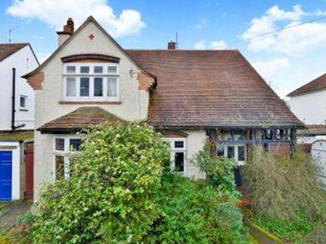 3 Bedrooms Detached house for sale in Tillingbourne Road, Shalford, Guildford GU4