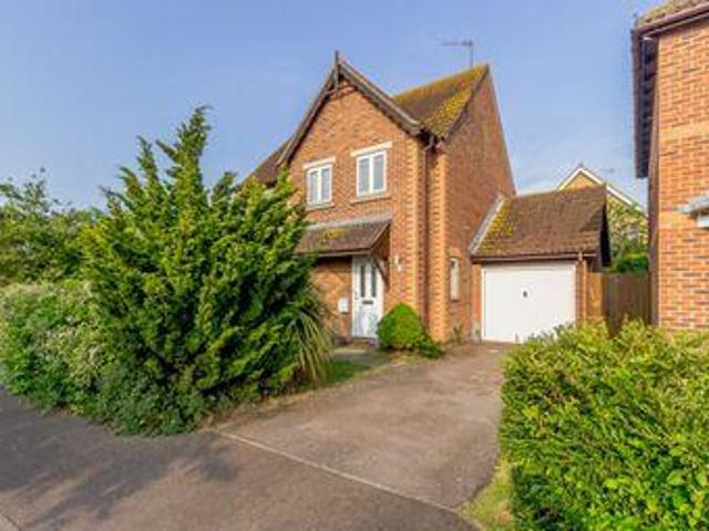 3 Bedrooms Detached house for sale in Toga Close, Colchester CO2
