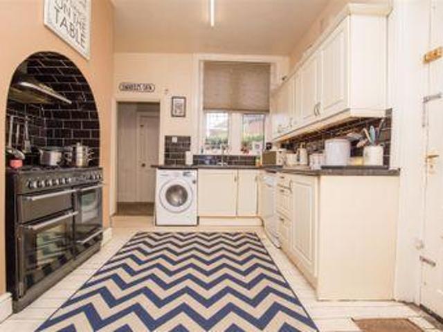 3 Bedrooms Detached house for sale in Town Street, Middleton, Leeds LS10