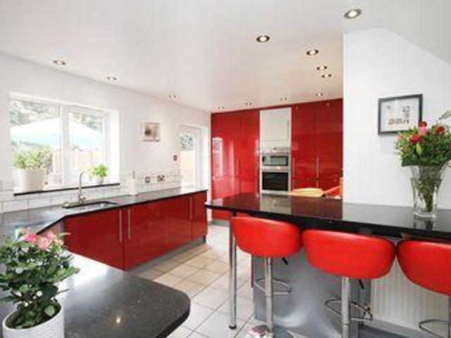 3 Bedrooms Detached house for sale in Tourney Green, Westbrook, Warrington WA5