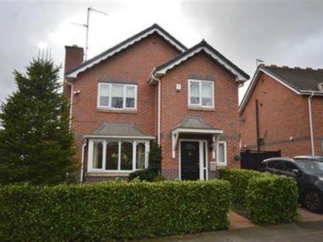3 Bedrooms Detached house for sale in Underhill Road, Barlborough, Chesterfield S43