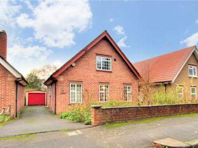3 Bedrooms Detached house for sale in Upavon Drive, Reading, Berkshire RG1
