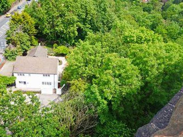 3 Bedrooms Detached house for sale in Viaduct Lane, Hengoed CF82