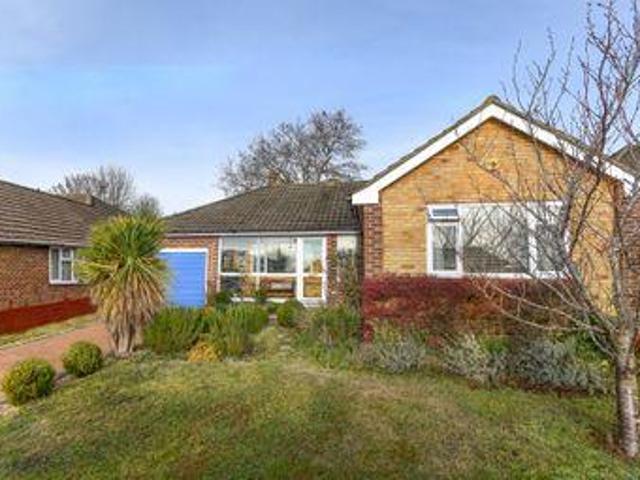 3 Bedrooms Detached house for sale in Wyndham Road, Newbury RG14
