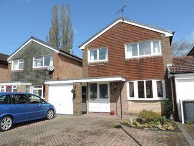 3 Bedrooms Detached house for sale in Warwick Road, Radcliffe, Manchester M26