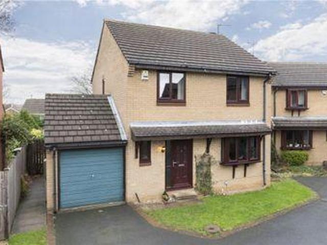 3 Bedrooms Detached house for sale in Wayland Close, Leeds, West Yorkshire LS16