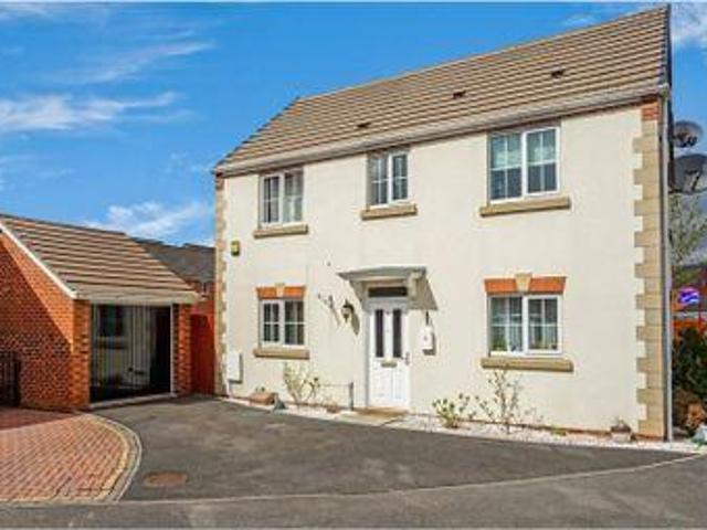 3 Bedrooms Detached house for sale in West Malling Close, Heywood OL10