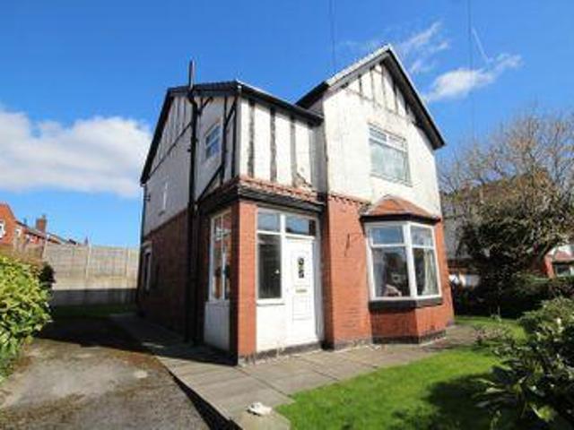 3 Bedrooms Detached house for sale in Weston Avenue, Buersil, Rochdale OL16