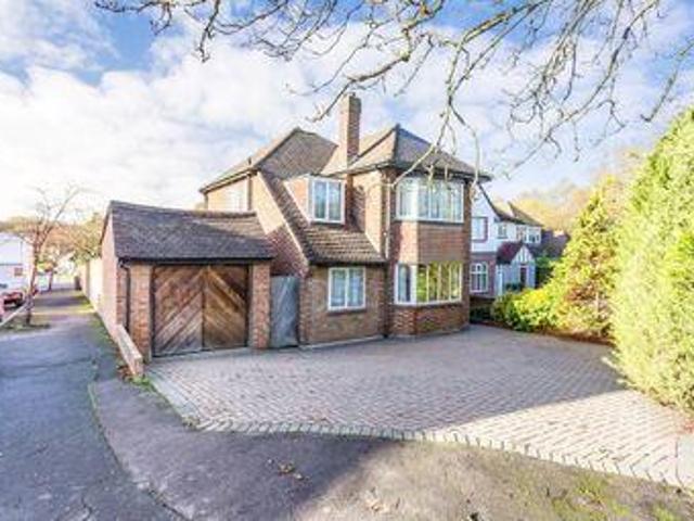 3 Bedrooms Detached house for sale in Whitehall Road, Woodford Green IG8