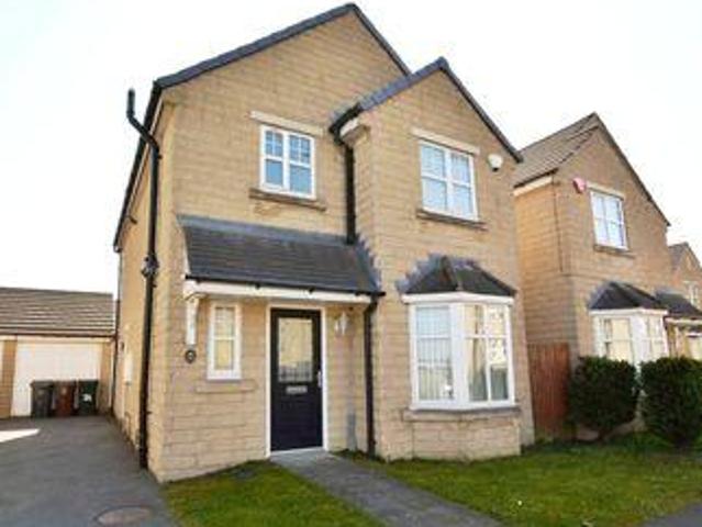 3 Bedrooms Detached house for sale in Woolcombers Way, Bradford, West Yorkshire BD4
