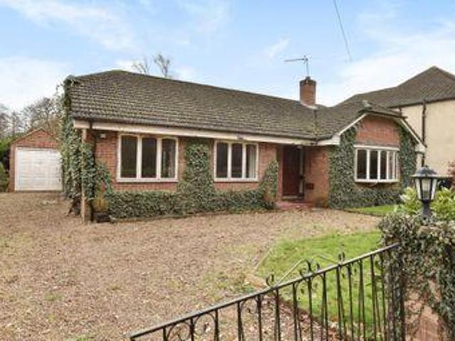 3 Bedrooms Detached house for sale in Worplesdon, Woking GU22
