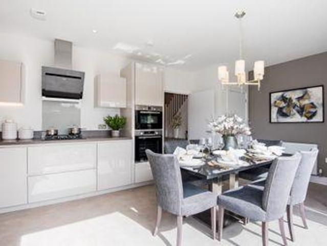 3 Bedrooms Detached house for sale in 57 Stirling Close, Crowthorne RG45