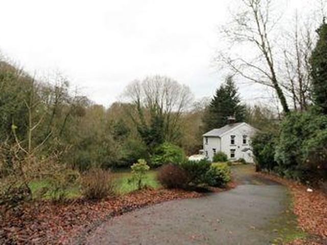 3 Bedrooms Detached house for sale in 744 Preston Old Road, Feniscowles, Blackburn, Lancashire BB2
