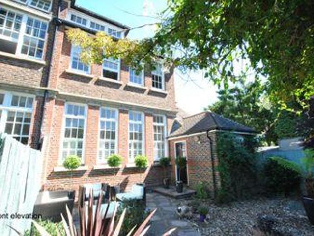 3 Bedrooms End terrace house for rent in Mark Street, Reigate, Surrey RH2