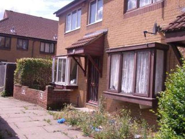 3 Bedrooms End terrace house for rent in Merganser Gardens, Thamesmead, London SE28