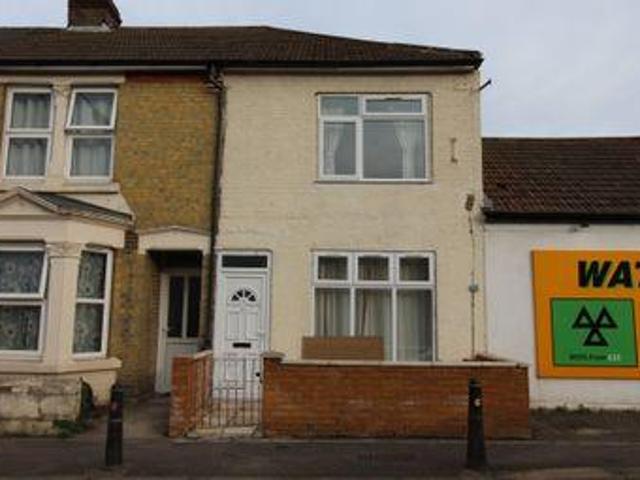 3 Bedrooms End terrace house for rent in Canterbury Street, Gillingham, Kent ME7