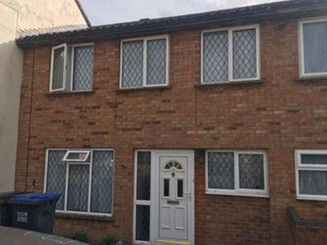 3 Bedrooms End terrace house for rent in Cherry Way, Hatfield AL10