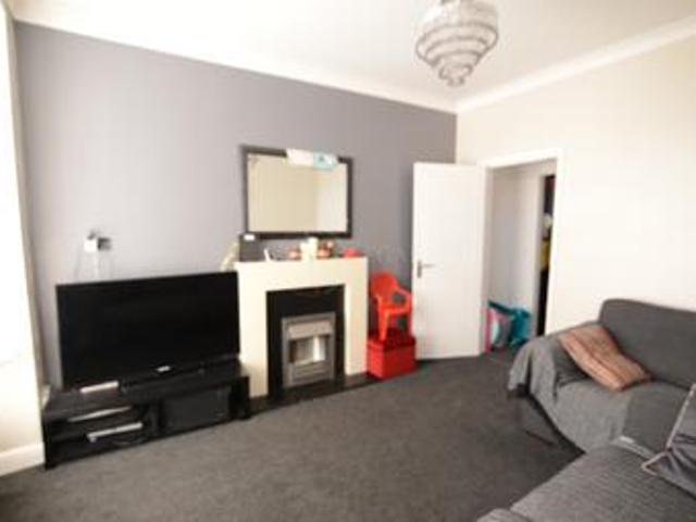 3 Bedrooms End terrace house for rent in Chippinghouse Road, Sheffield S8