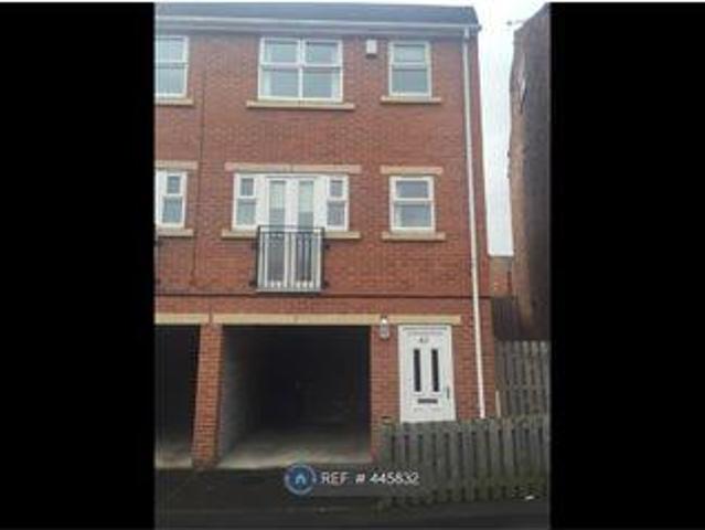 3 Bedrooms End terrace house for rent in Cow Close Road, Leeds LS12