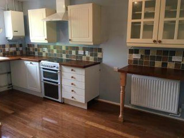 3 Bedrooms End terrace house for rent in County Street, Bristol BS4