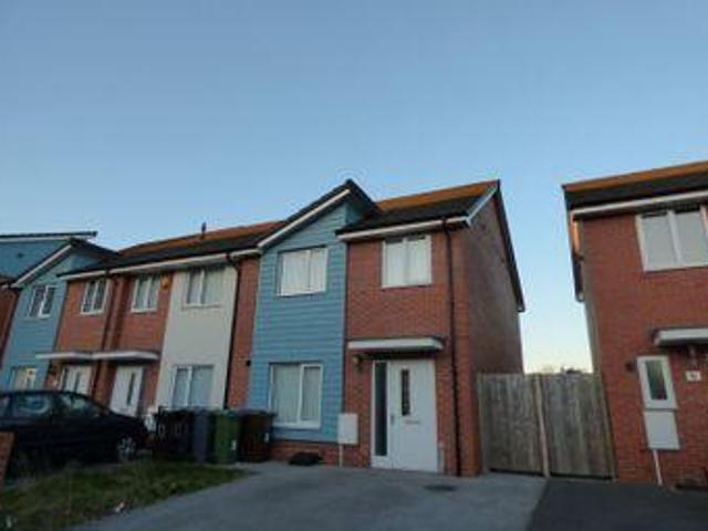 3 Bedrooms End terrace house for rent in Eastfield Avenue, Manchester M40