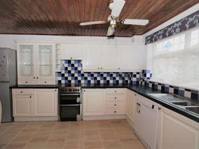3 Bedrooms End terrace house for rent in Firbank Close, London, Greater London. E16
